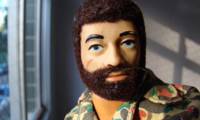 Estrela relança o clássico boneco Falcon